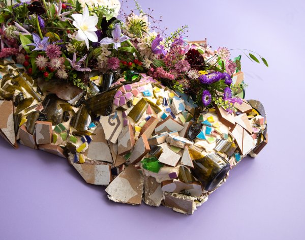 Floral art in the style of Gaudí | Marginpar